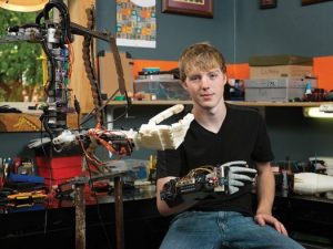 The $250 Arduino-Powered DIY Prosthetic Hand Made By A Teen