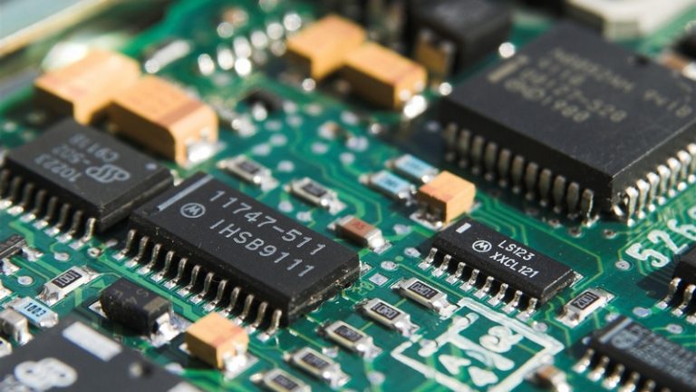 PCB: Basic Components Overview & Guide for Beginners