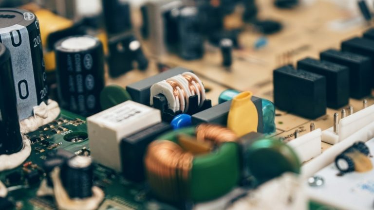 PCB: Basic Components Overview & Guide for Beginners